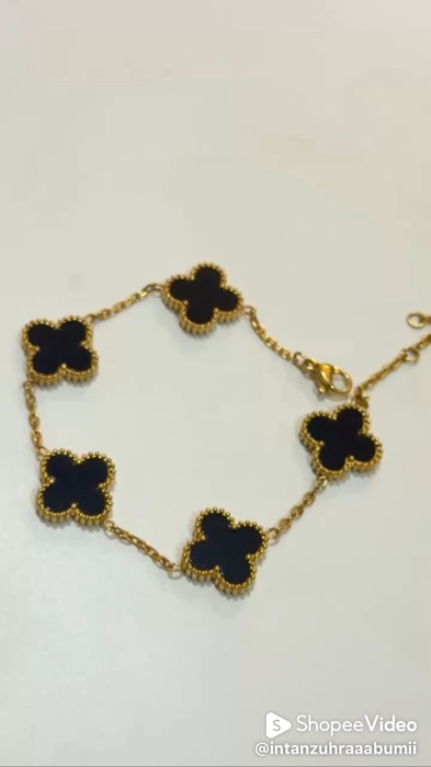 Gelang bunga clover hitam | Shopee Video Indonesia